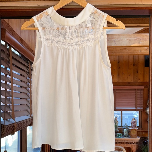 Monteau | Tops | Monteau White Sleeveless Lace Top | Poshmark